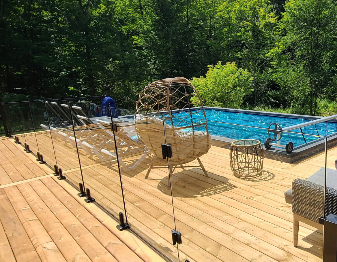 Choosing the Right Gate & Latch for Your Toronto Pool Railing - Toronto ...