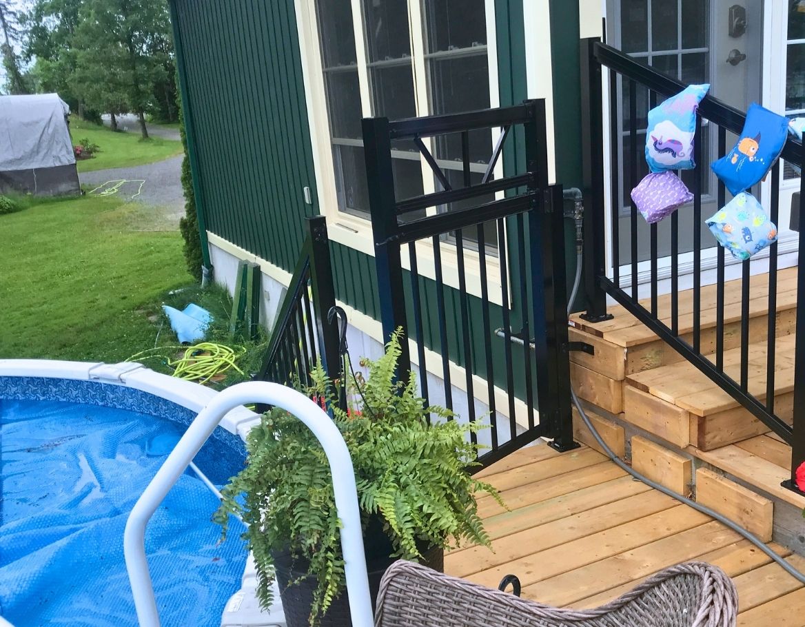 Choosing the Right Gate & Latch for Your Toronto Pool Railing - Toronto ...